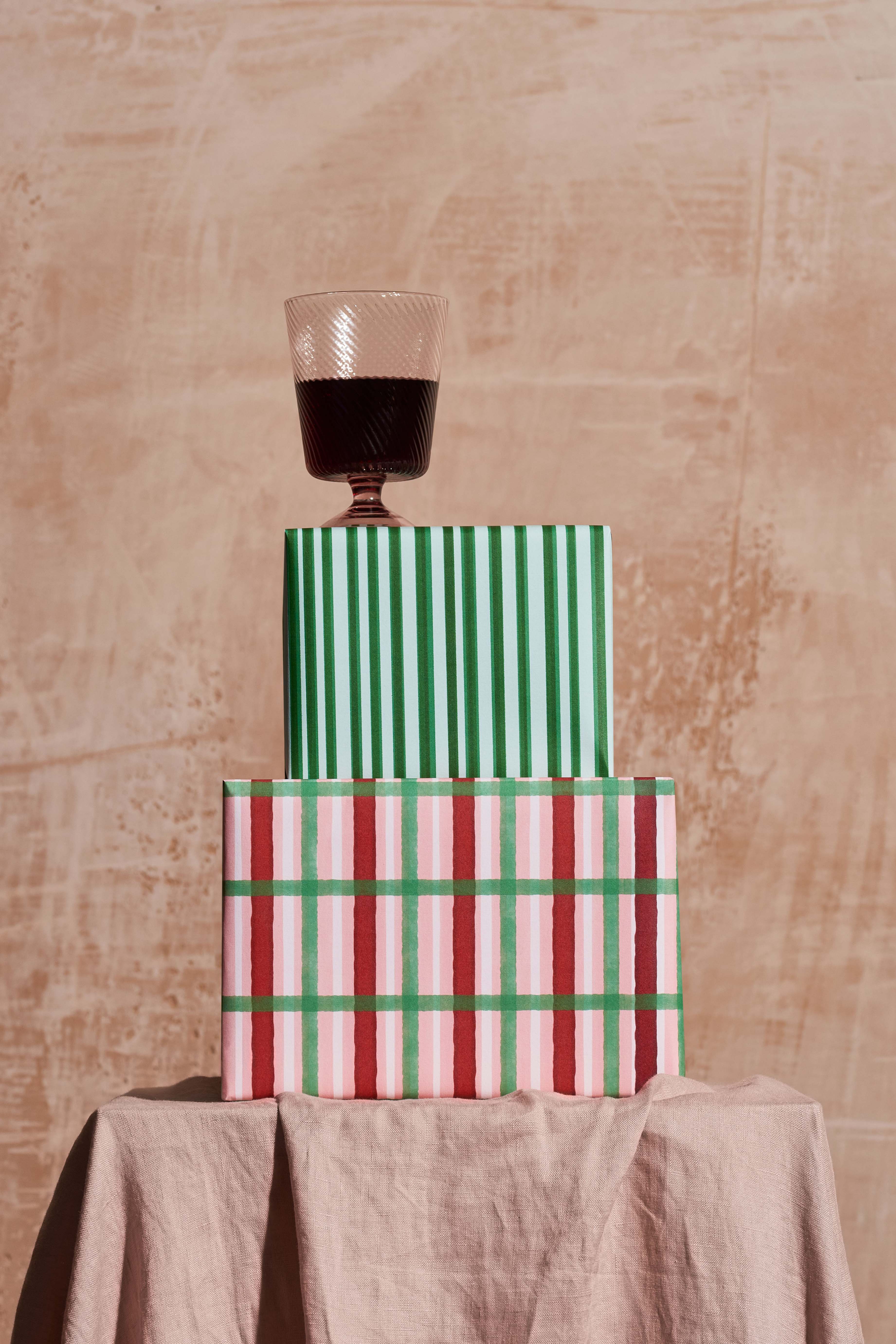 Tartan Chic Wrapping Paper – Romeo + Jules